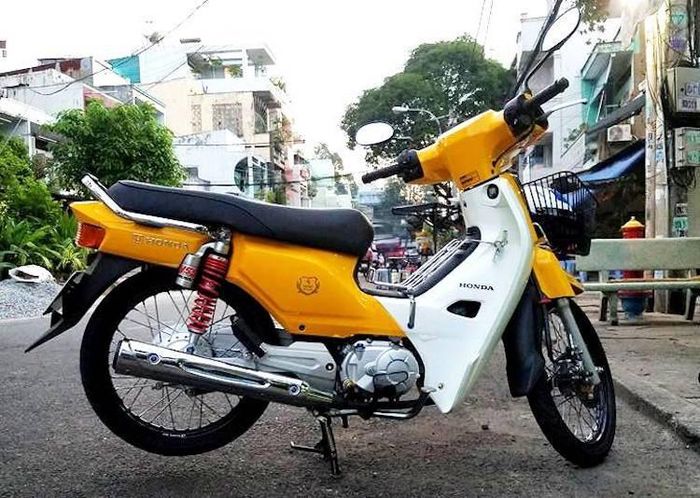 Ngắm 'xe chơi' Honda Super Dream 110 tại Sài Gòn - Báo Kiến Thức